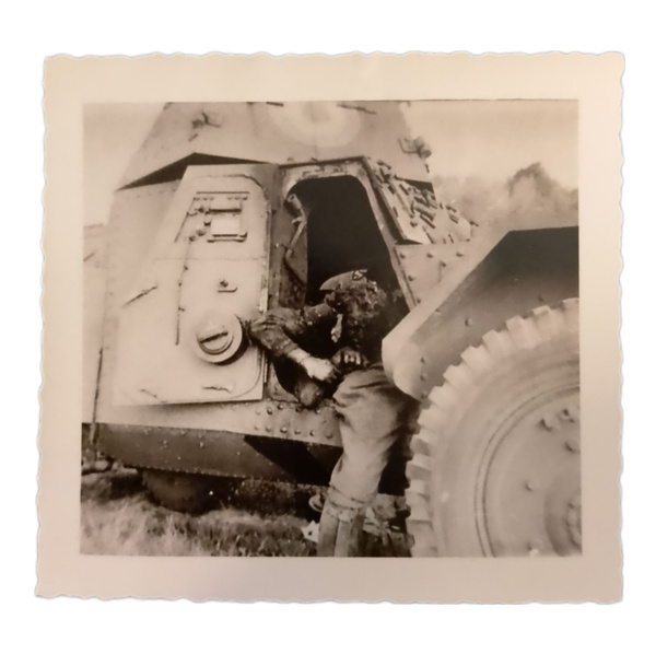 Антикварная военная фотография "Подбитый советский бронеавтомобиль БА ...