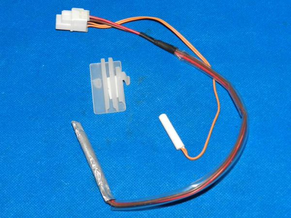 PRB000LG - Термо-предохранитель 72C в фольге с сенсором температуры 10 ...