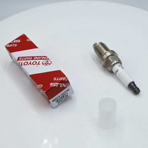 Свеча зажигания Toyota 9091901230 для Toyota Avensis Camry Mark II ...