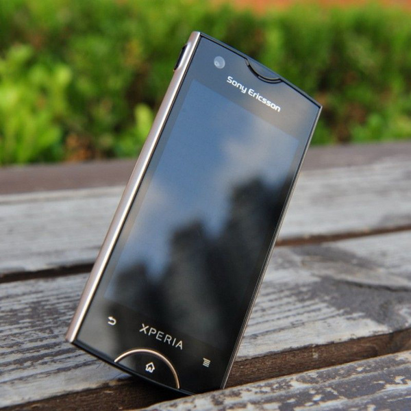 Мобильный телефон Sony Ericsson ST18i, золотой - купить по выгодной ...
