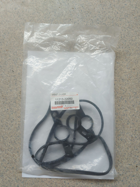 Прокладка клапанной крышки 1121322050 Toyota Avensis I Corolla E11/E12 ...