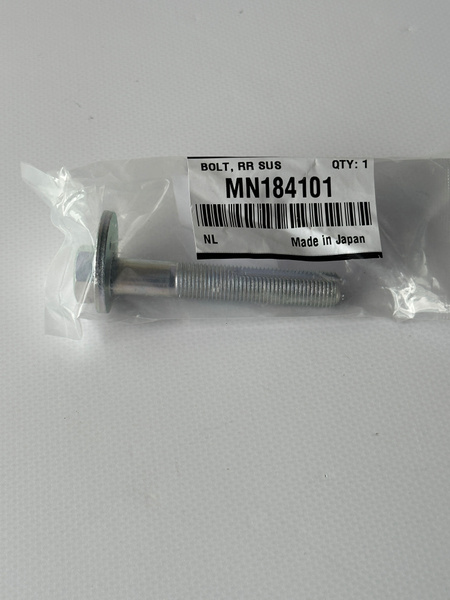 Болт развальный заднего нижнего поперечного рычага Mitsubishi MN184101 ...