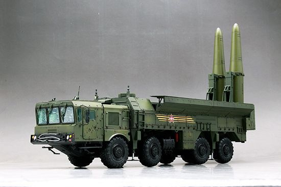 TRUMPETER Российская ракета 9K720 искандель-м 01051 Модель военного ...