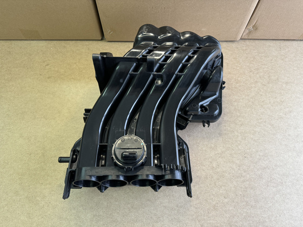 Коллектор впускной 1.6 Volkswagen BGU BSE BSF CCSA CMXA AVU BFQ CHGA ...