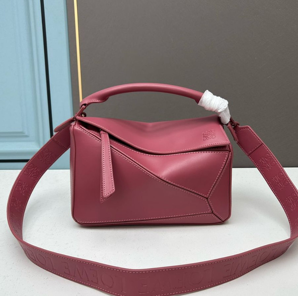Сумка Loewe - купить с доставкой по выгодным ценам в интернет-магазине ...