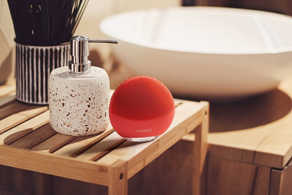 LUNA 4 mini Умная щеточка с 2 зонами для очищения лица для всех типов ...