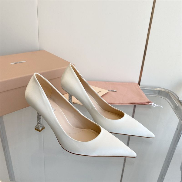 Туфли Miu Miu купить с доставкой по выгодным ценам в интернет магазине Ozon 1425781536