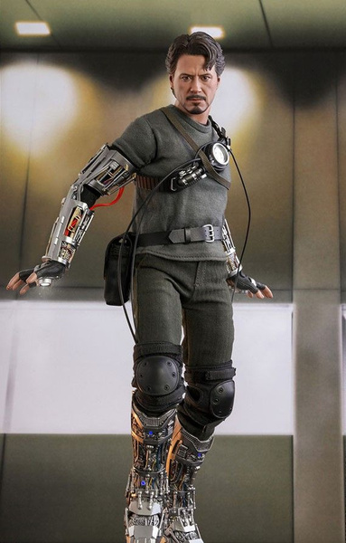 Коллекционная фигурка Hot Toys 1/6 Marvel: Iron Man - Deluxe Tony Stark ...