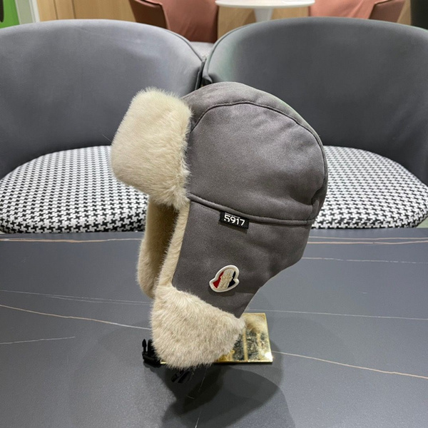 Шапка MONCLER Boutique. Итальянская мода (журнал) - купить с доставкой ...