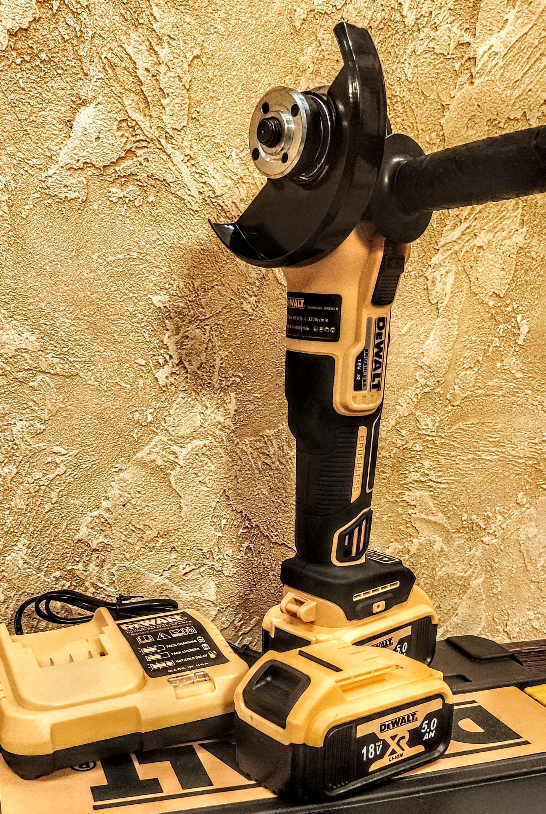 Analog 125 Dewalt DCG405F 18V