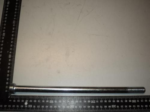 Ценральный болт задней рессоры (42121640) Iveco 42122596 - купить по ...