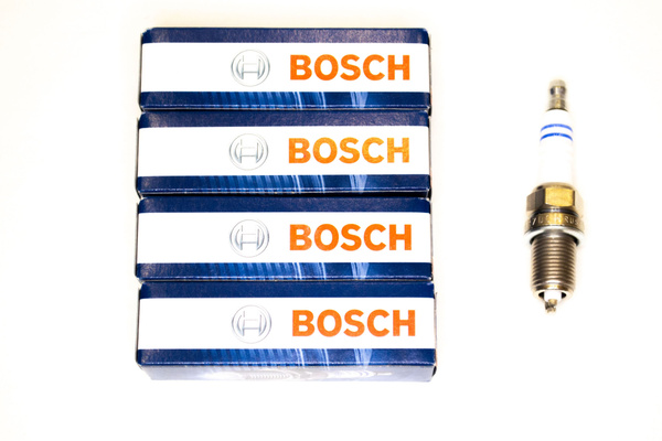 Комплект свечей зажигания Bosch 0242235666 - купить по выгодным ценам в ...