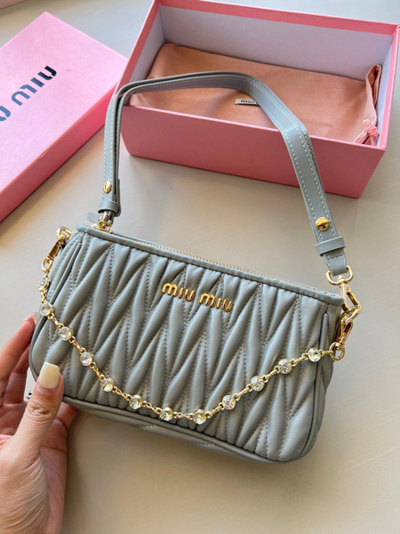 Сумка кондуктора планшет Miu Miu купить с доставкой по выгодным ценам в интернет магазине Ozon