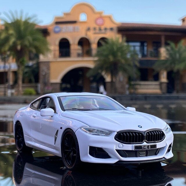 1: 24 Модель из сплава BMW M8 Модель игрушечного автомобиля Модель игрушечного автомобиля белый ...