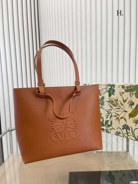 Сумка Loewe - купить с доставкой по выгодным ценам в интернет-магазине ...
