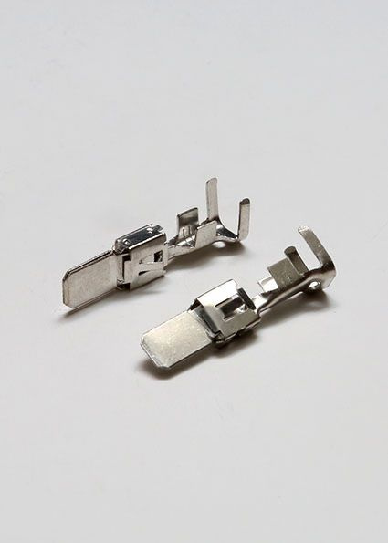 АМР 1-963735-1. КОНТАКТ ШТЫРЕВОЙ ЛИРА 4,8 ММ С ЦЕНТРАЛЬНЫМ ...