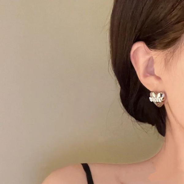 Серьги Miu Miu купить с доставкой по выгодным ценам в интернет магазине Ozon 1364431209