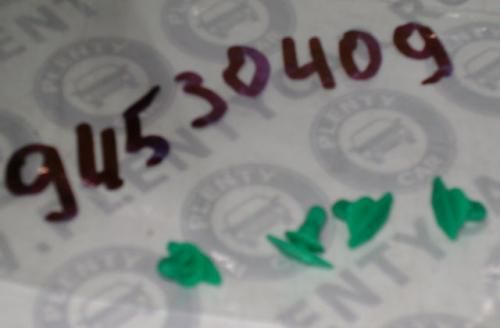 Фиксатор уплотнителя General Motors 94530409 - General Motors арт ...