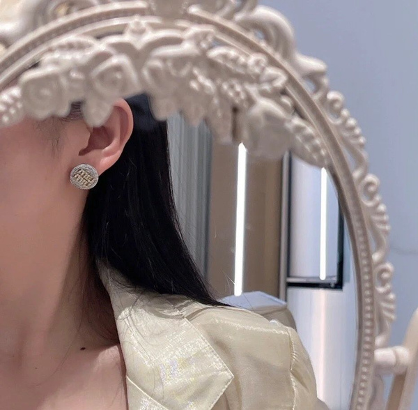 Серьги Miu Miu купить с доставкой по выгодным ценам в интернет магазине Ozon 1427376019