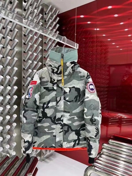 Пуховик CANADA GOOSE - купить с доставкой по выгодным ценам в интернет ...
