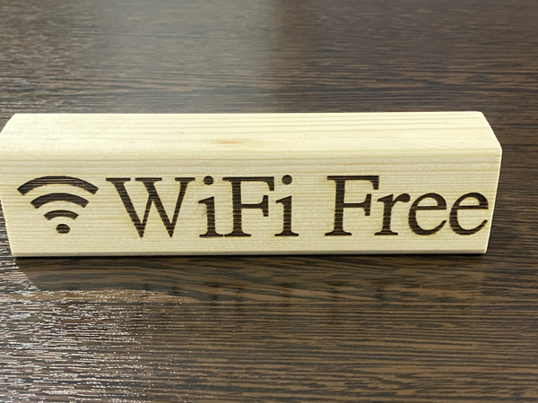 Украшение настольное интерьерное Табличка дерево купить по доступным