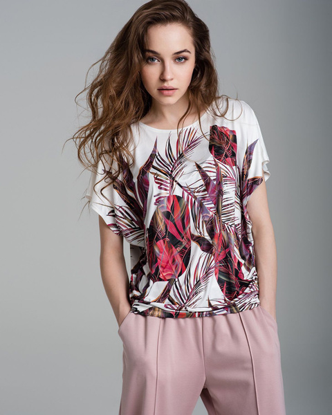 Футболка SAHAR art lab, размер 46, 48, цвет белый, малиновый, 70% вискоза, 25% полиэстер, 5% ...