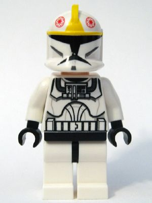 Минифигурка Lego Star Wars Clone Trooper Pilot (Phase 1) - Yellow ...