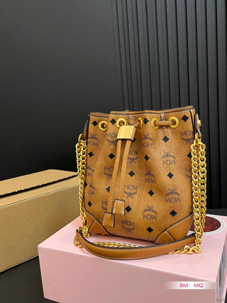 MCM Сумка на плечо - купить с доставкой по выгодным ценам в интернет-магазине OZON (1615890233)