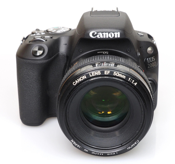 Зеркальный фотоаппарат Canon 200D - купить по низкой цене в интернет ...