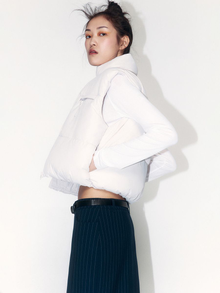 Жилет утепленный Женский Befree светло-бежевый, размер 48 Текстиль Без застежки, рост 170 Китай ...