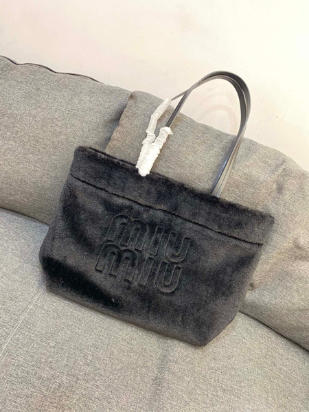 Сумка кондуктора планшет Miu Miu купить с доставкой по выгодным ценам в интернет магазине Ozon