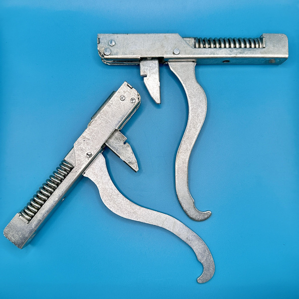 Комплект шарниров для газовых плит "Gefest" мод . 1100, 3100,3200, 1140, 2140 (шарниры старого ...