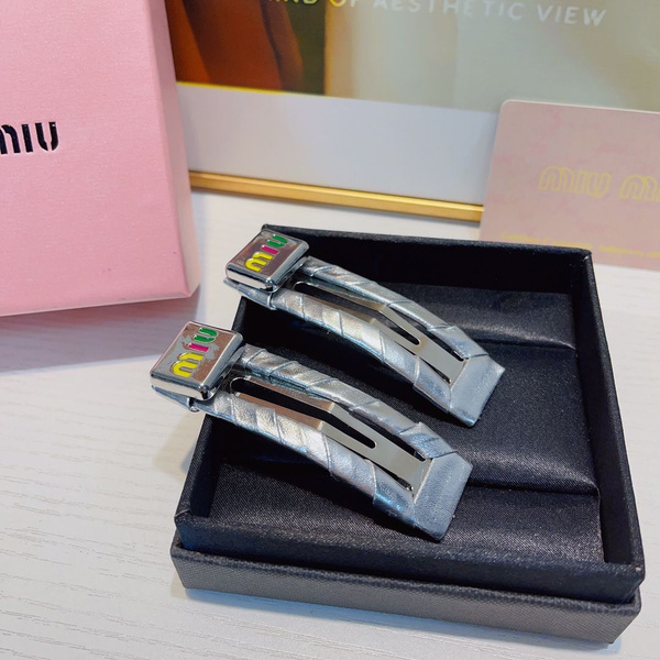 Заколка для волос Miu Miu 1 шт купить с доставкой по выгодным ценам в интернет магазине Ozon