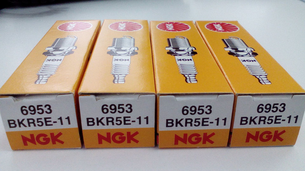 Комплект свечей зажигания NGK BKR5E-11 - купить по выгодным ценам в ...