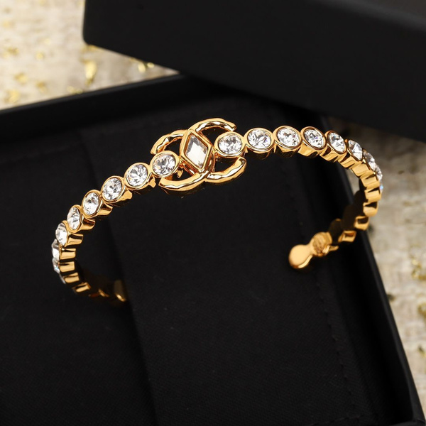 Chanel Браслет бэнгл - купить с доставкой по выгодным ценам в интернет ...