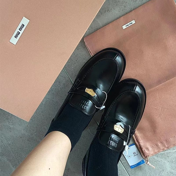 Лоферы Miu Miu купить с доставкой по выгодным ценам в интернет магазине Ozon 1398251498