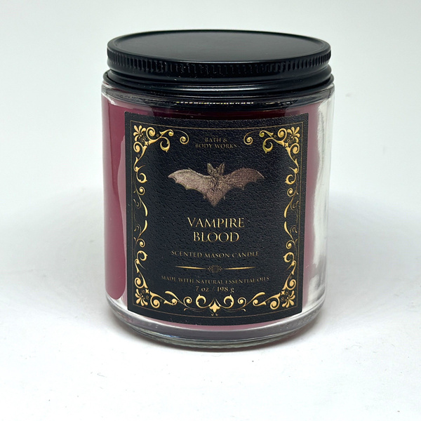 Свеча ароматическая Bath and Body Works "Как он пахнет: в равных частях ...