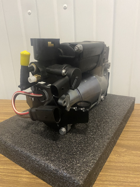 Компрессор пневмоподвески Mercedes Benz W220 - арт. A 2113200304 ...