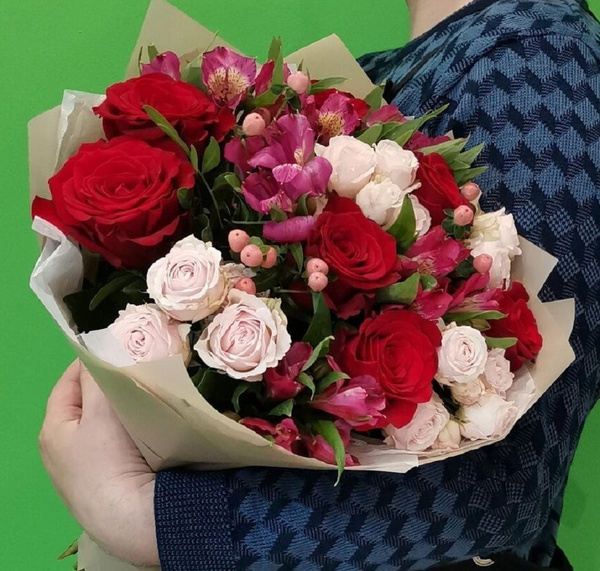 Роза, Альстромерия, Зелень фисташки, Кустовая роза Vornikov Bouquets ...