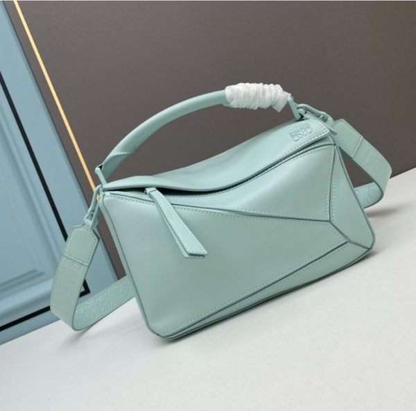 Loewe Сумка - купить с доставкой по выгодным ценам в интернет-магазине ...