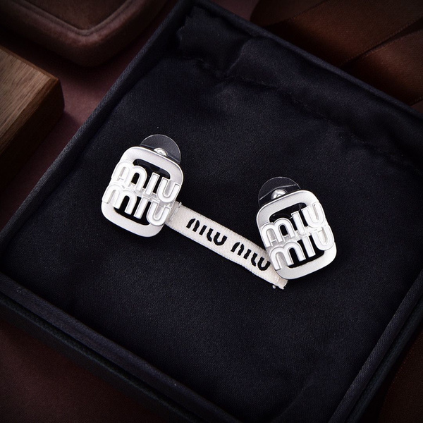 Серьги Miu Miu купить с доставкой по выгодным ценам в интернет магазине Ozon 1217422208