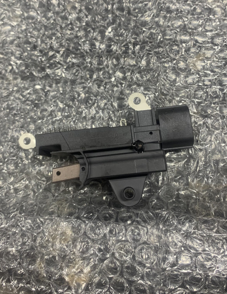 Реле щетки регулятор 1.4 G4LC 1400 CC 37370-2E950 373702E950 Hyundai ...