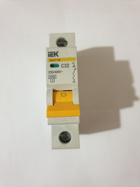 Купить Автоматический выключатель IEK 32А по низкой цене в интернет ...