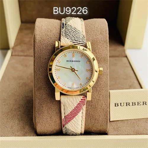Burberry Часы наручные Кварцевые - купить с доставкой по выгодным ценам ...