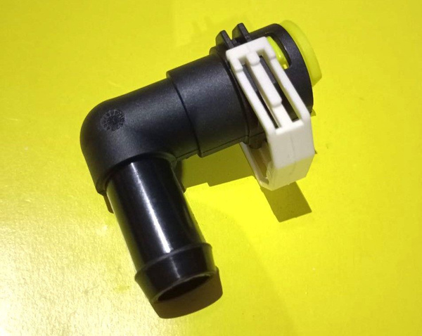 Патрубок системы отопления угловой для Mazda B37f61240 - арт. D65161240 ...