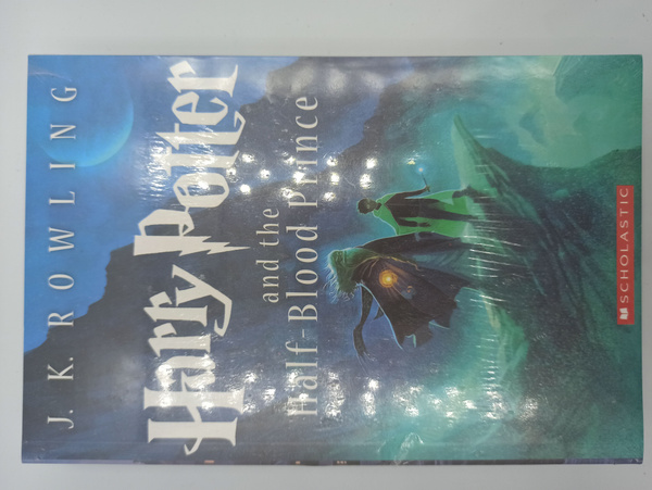 Книга о Гарри Поттере на английском языке Harry Potter and the Half ...