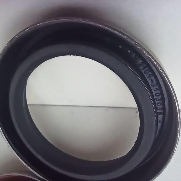 Сальник ступицы переднего колеса с пружиной ВАЗ 2101-2107, 2121, 2101-3103038, БРТ ...