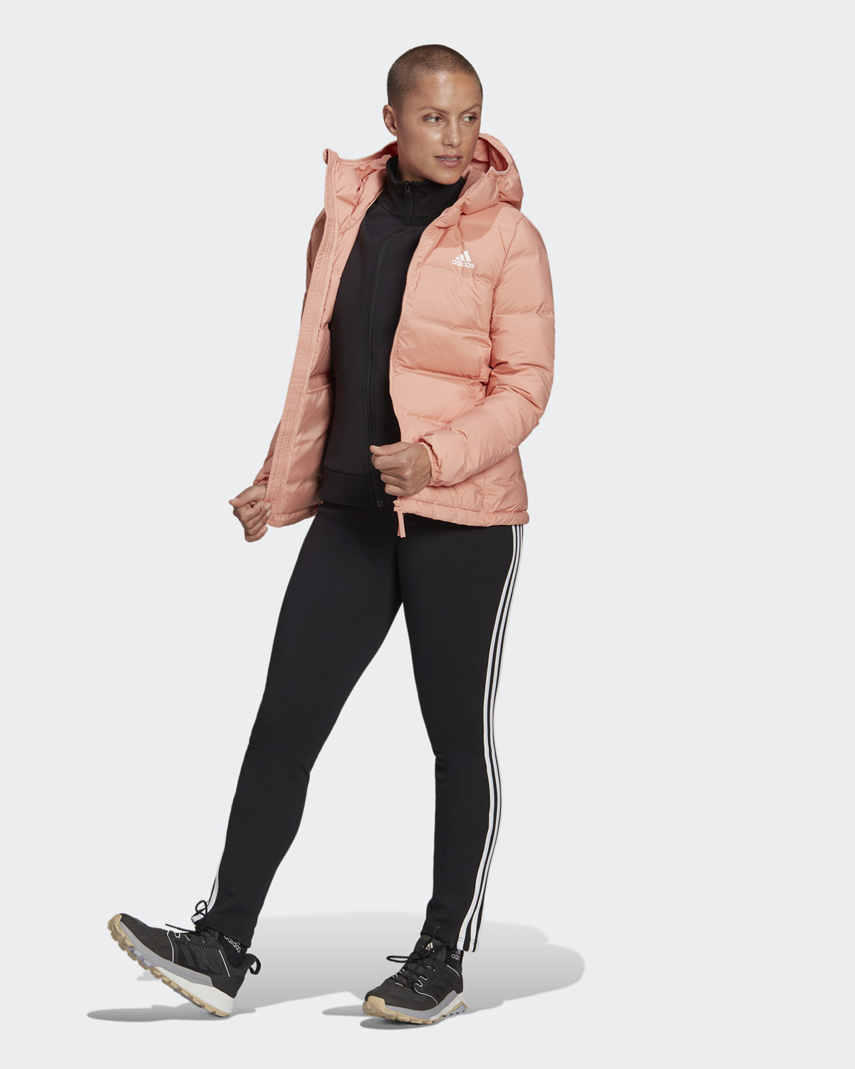 Куртка adidas W Helionic Ho J — купить в интернет-магазине OZON с ...