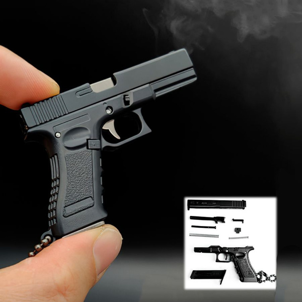 Брелок PUBG Glock 17 P18C Black Коллекционный - купить с доставкой по ...