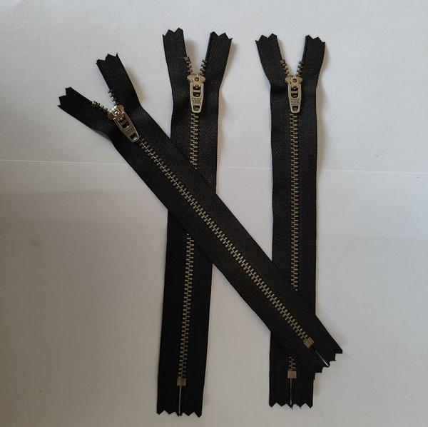 Застежка-молния неразъемная, металлическая на джинсы. Цвет темная бронза. YKK. Тип 3. Длина 15 ...